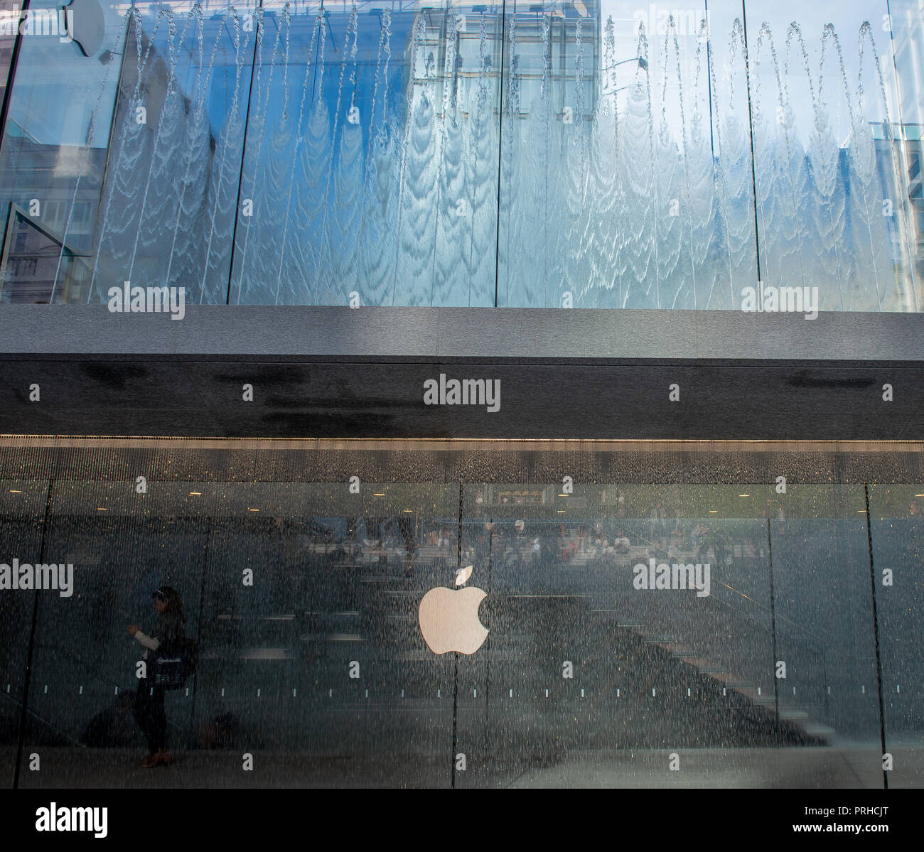 Apple milan hi-res stock photography and images - Alamy
