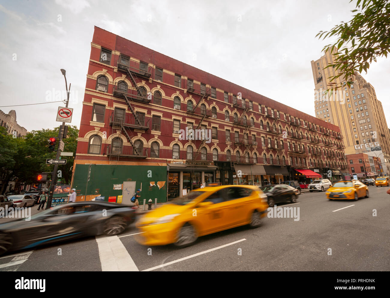 Facing block hi-res stock photography and images - Alamy