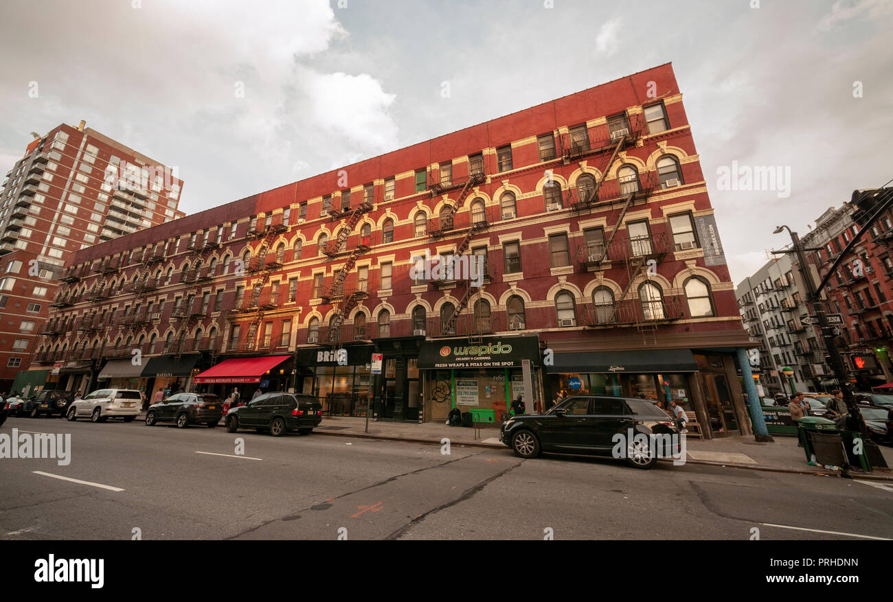 Retail block hi-res stock photography and images - Alamy