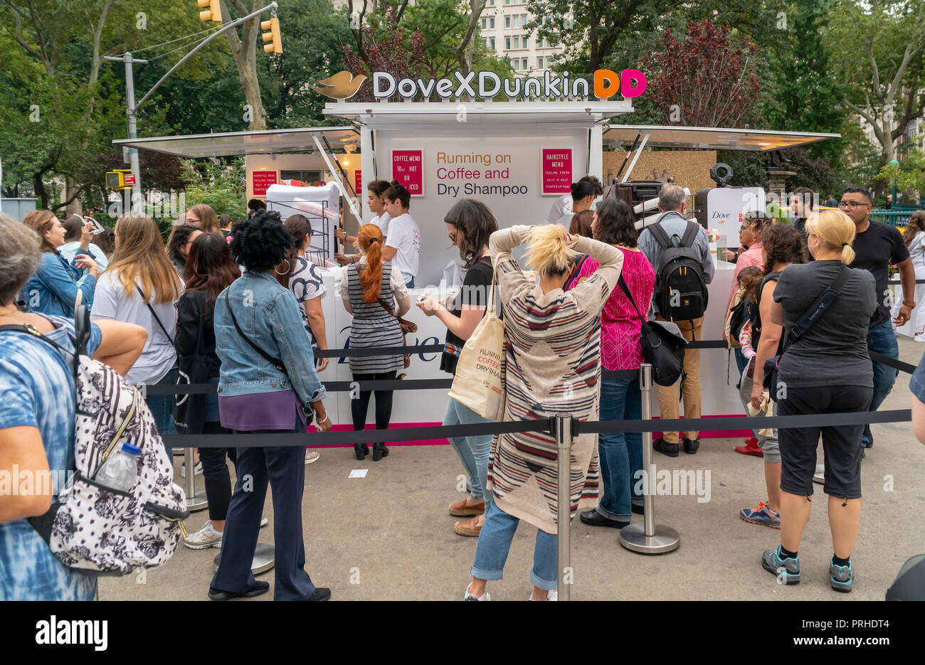 Dunkin donuts exterior hi-res stock photography and images - Alamy