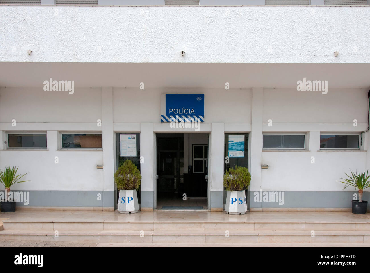Police station building exterior hi-res stock photography and images ...