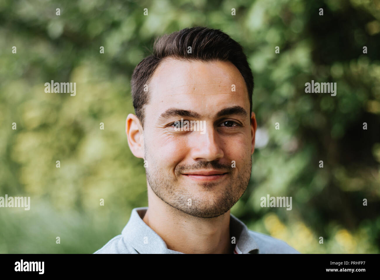 headshot of handsome caucasian man outdoors Stock Photo - Alamy