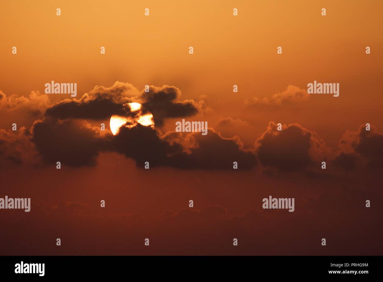 Dim sun rays hi-res stock photography and images - Alamy
