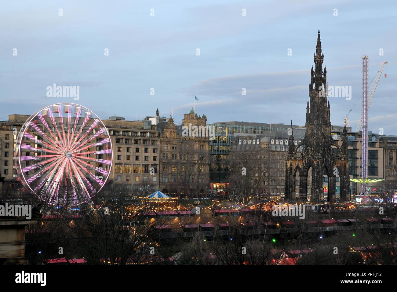 Edinburgh christmas markets hi-res stock photography and images - Alamy