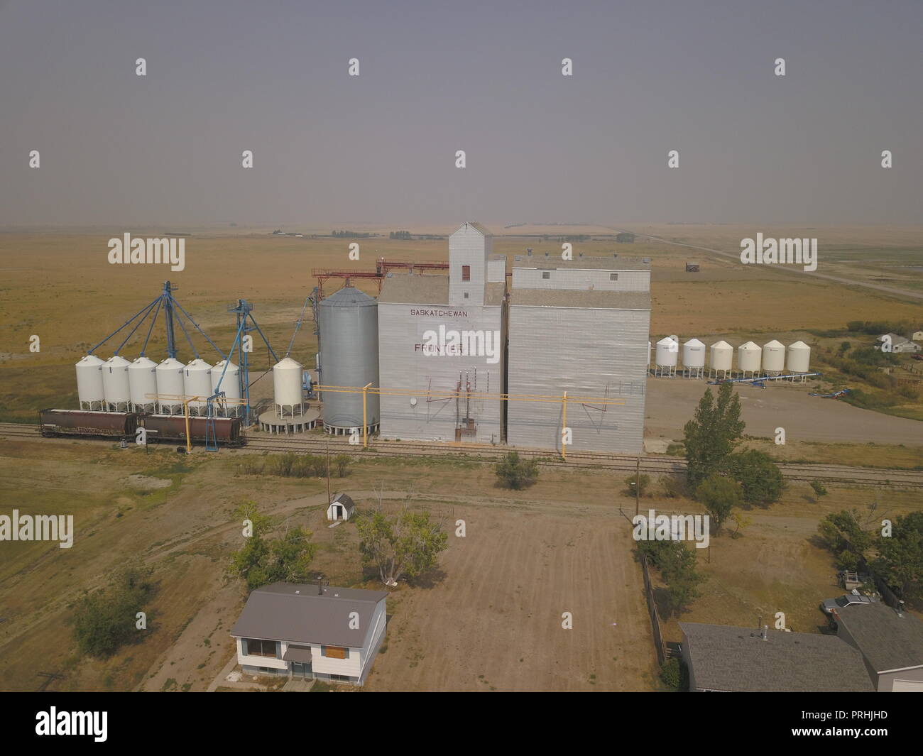 Grain elevator, Frontier, Saskatchewan, Canada, Palliser Triangle ...