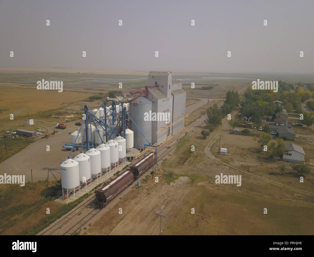 Grain elevator, Frontier, Saskatchewan, Canada, Palliser Triangle ...