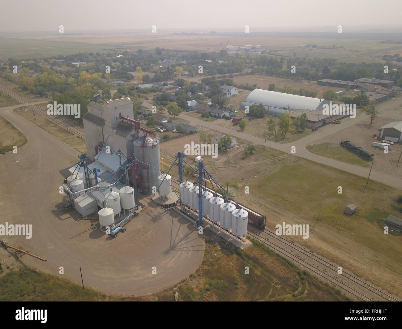 Grain elevator, Frontier, Saskatchewan, Canada, Palliser Triangle ...