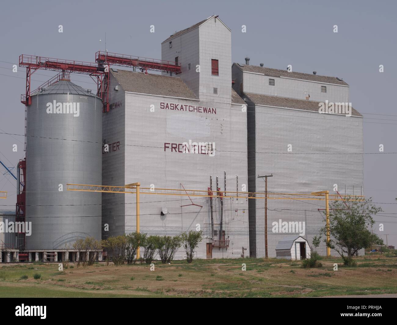 Grain elevator, Frontier, Saskatchewan, Canada, Palliser Triangle ...