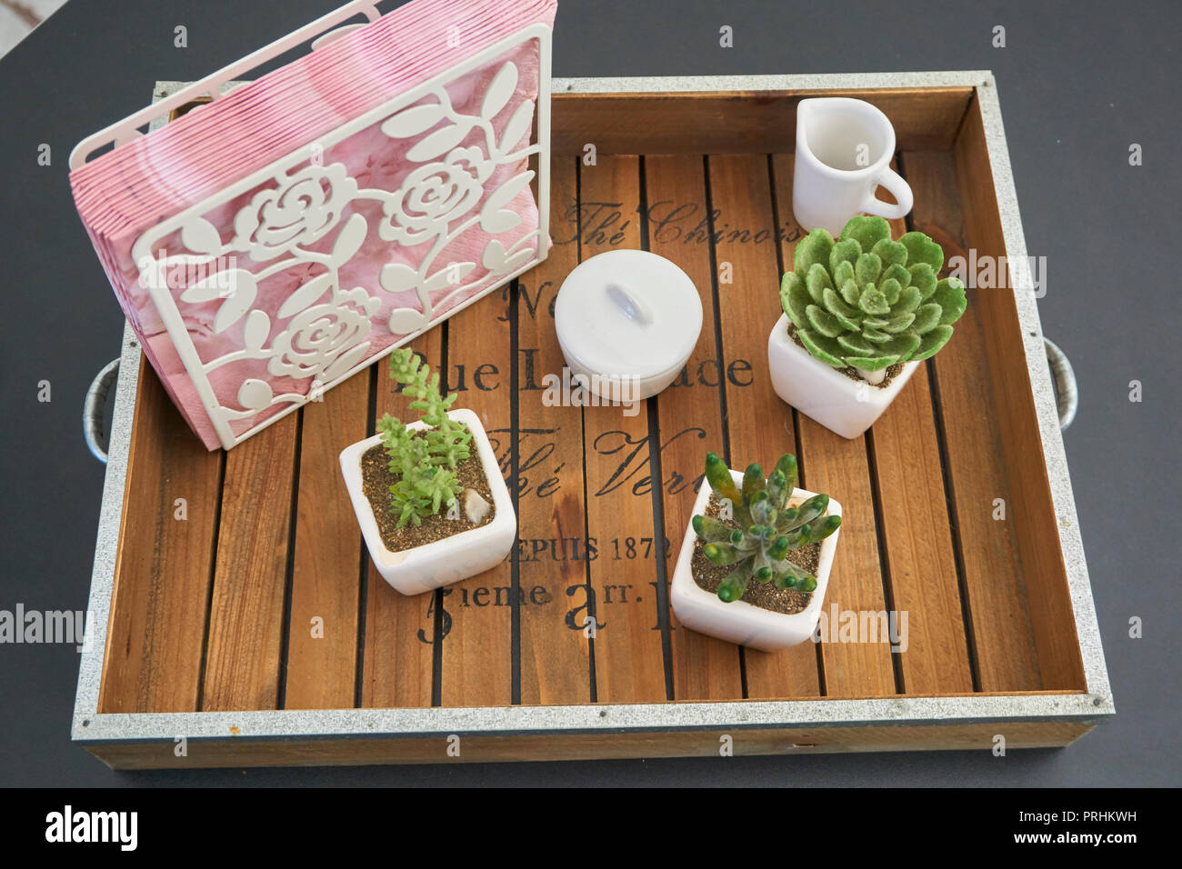 deco on a table Stock Photo - Alamy