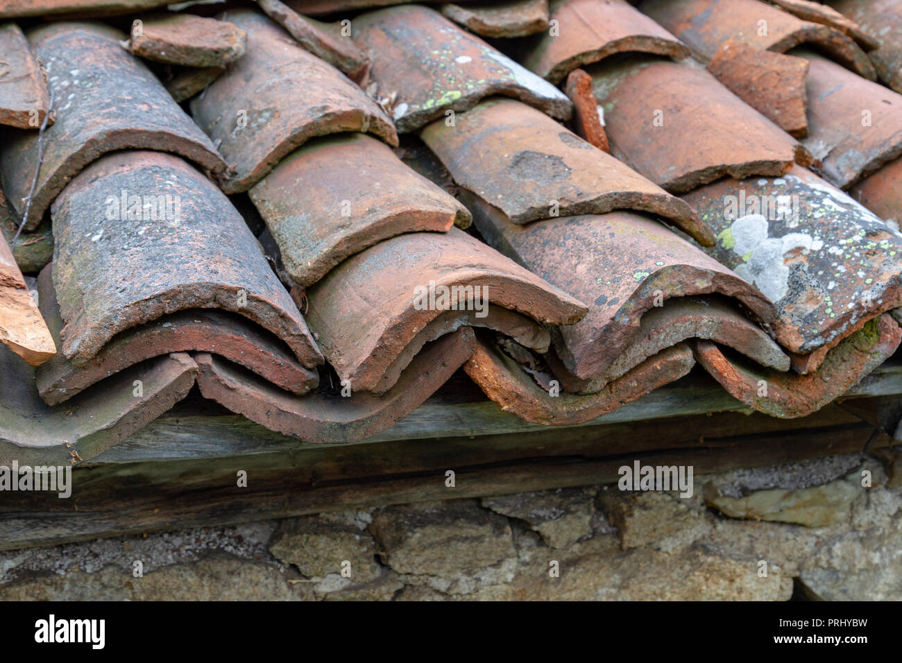 Pan tile hi-res stock photography and images - Alamy
