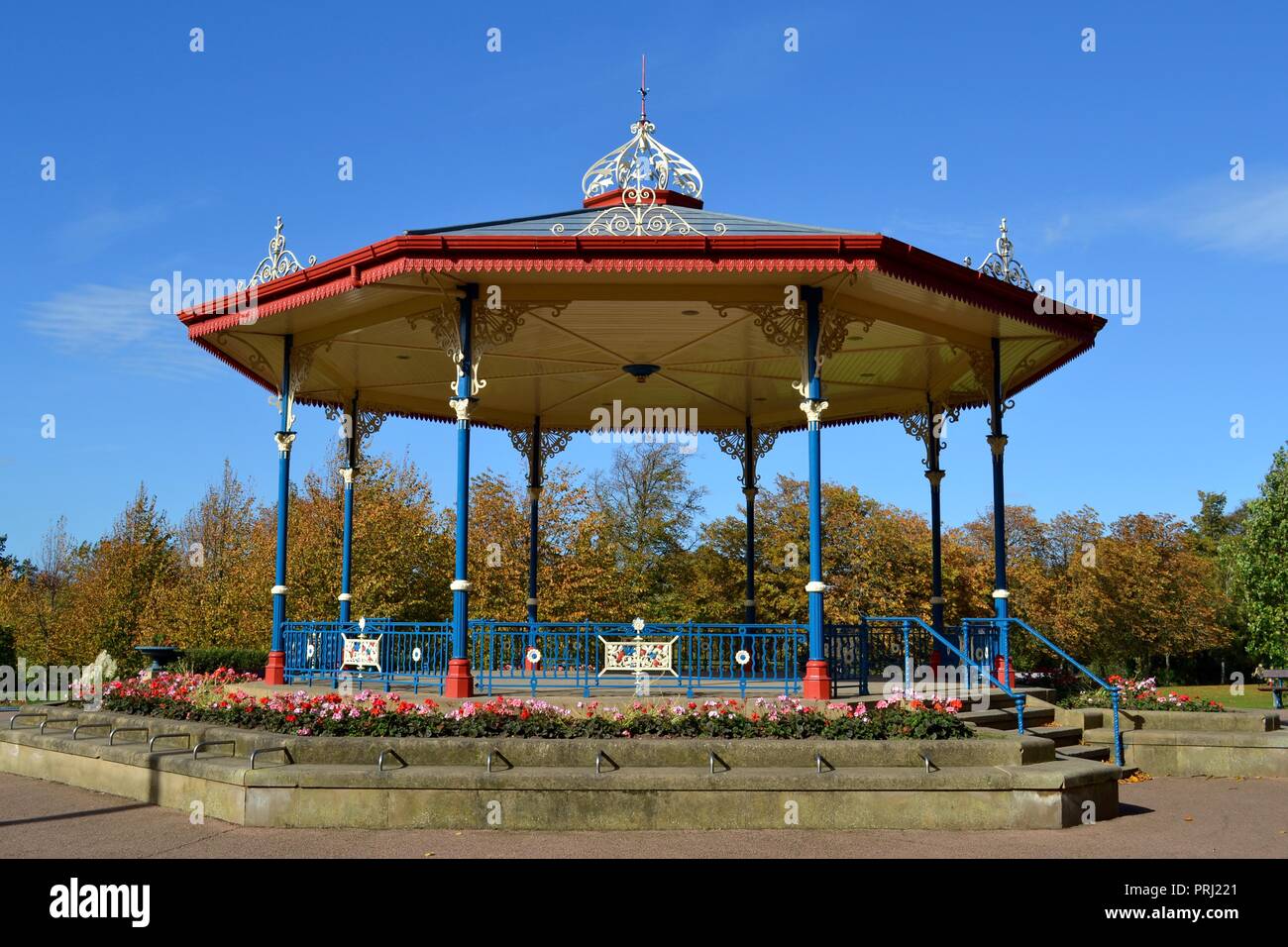 Naturally lit, colourful images of the traditional Victorian style ...