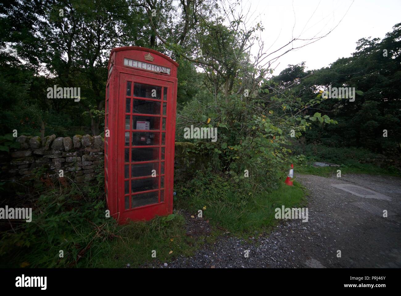 Red Telephone Box in the British Countryside Stock Photo - Alamy