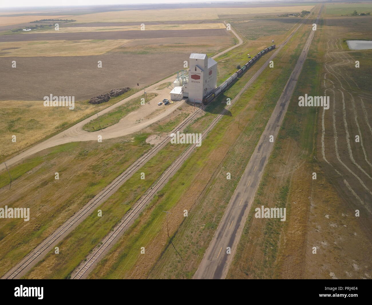 Saskatchewan pool grain elevator hi-res stock photography and images ...