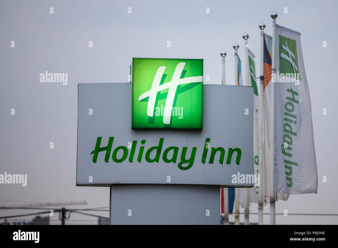 Holiday inn logo hi-res stock photography and images - Alamy