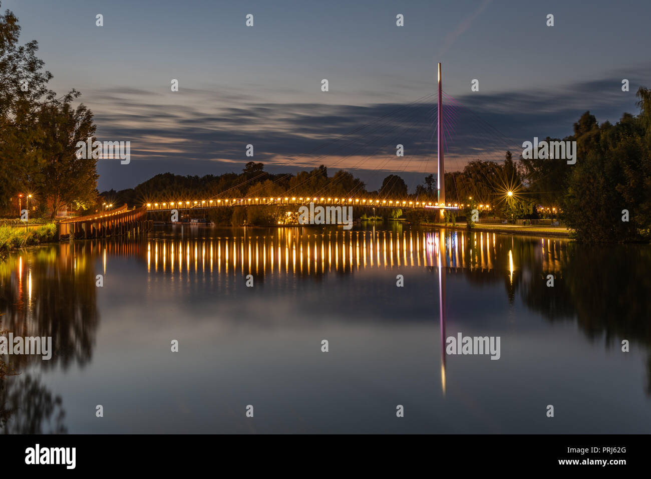 Christchurch Bridge, Reading is a pedestrian and cycle bridge over the ...