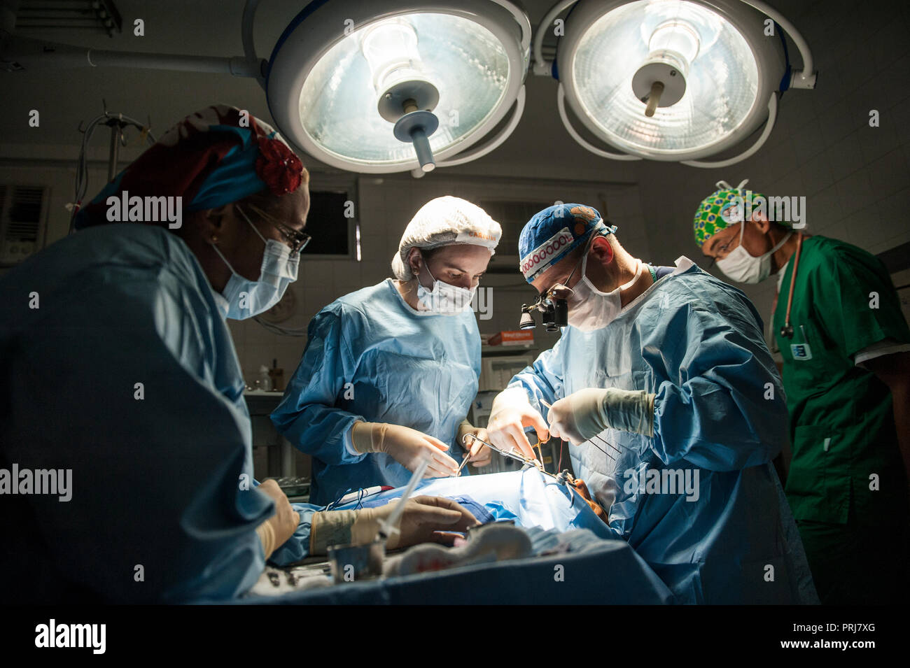 Medical Team Performing Surgical Operation Stock Photo - Alamy