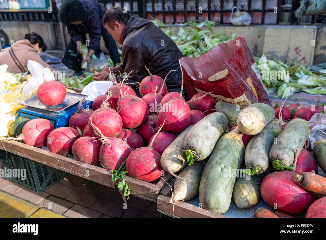 Buying selling china hi-res stock photography and images - Alamy