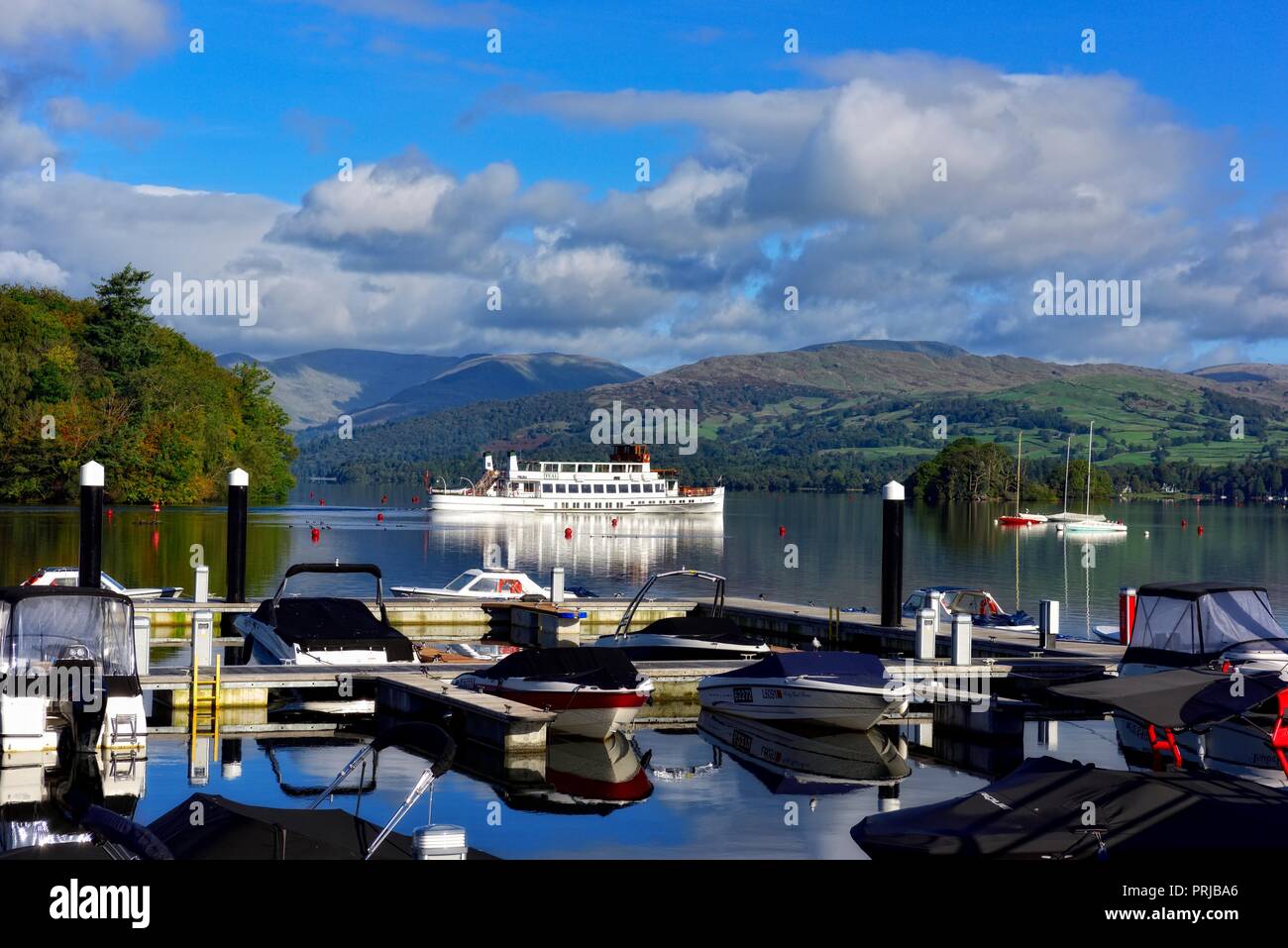 Windermere lake district hi-res stock photography and images - Alamy