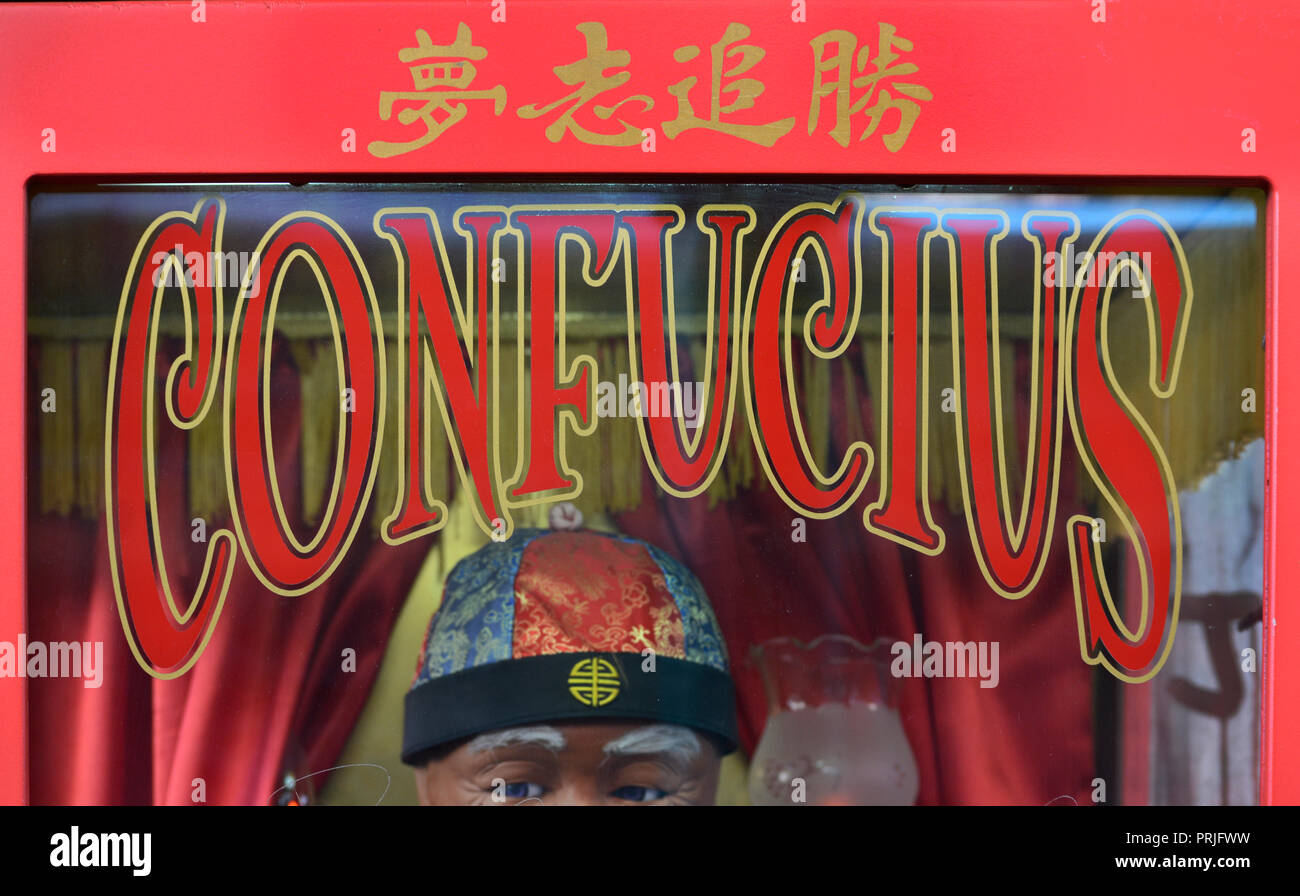 Fortune teller machine hi-res stock photography and images - Alamy