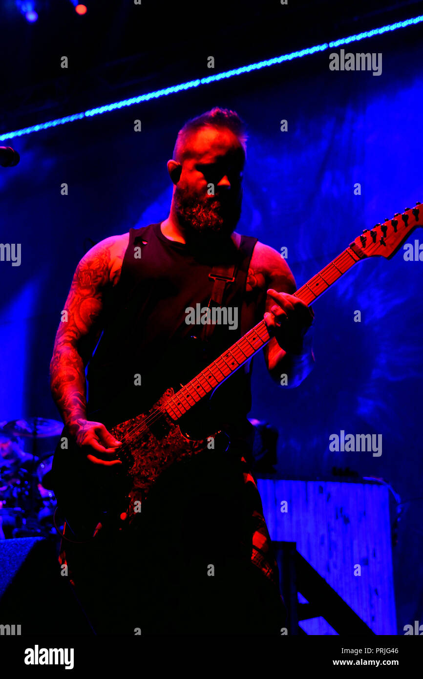 Breaking Benjamin and Five Finger Death Punch on co-headlining tour ...