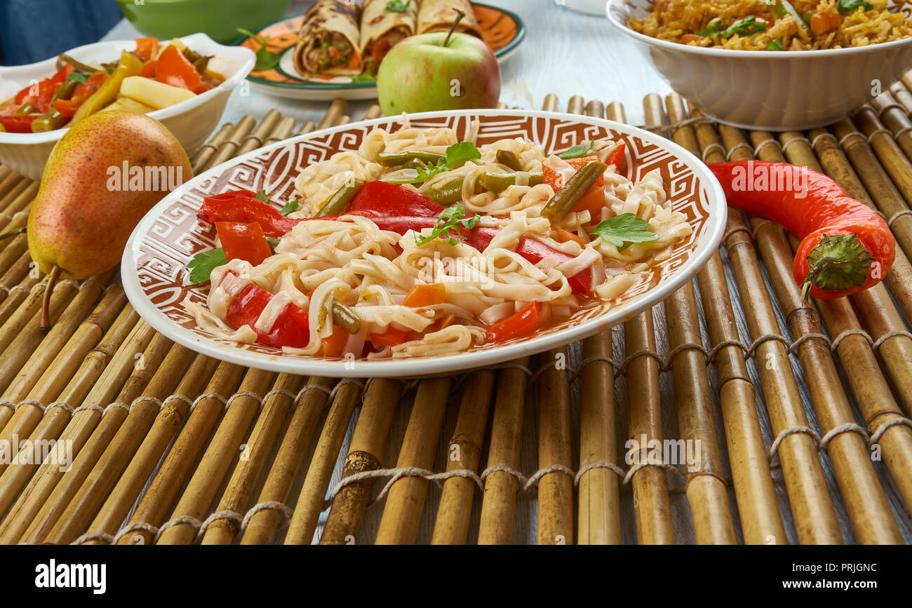 Veg Schezwan Noodles Schezwan cuisine, Asia Chinese cuisine ...