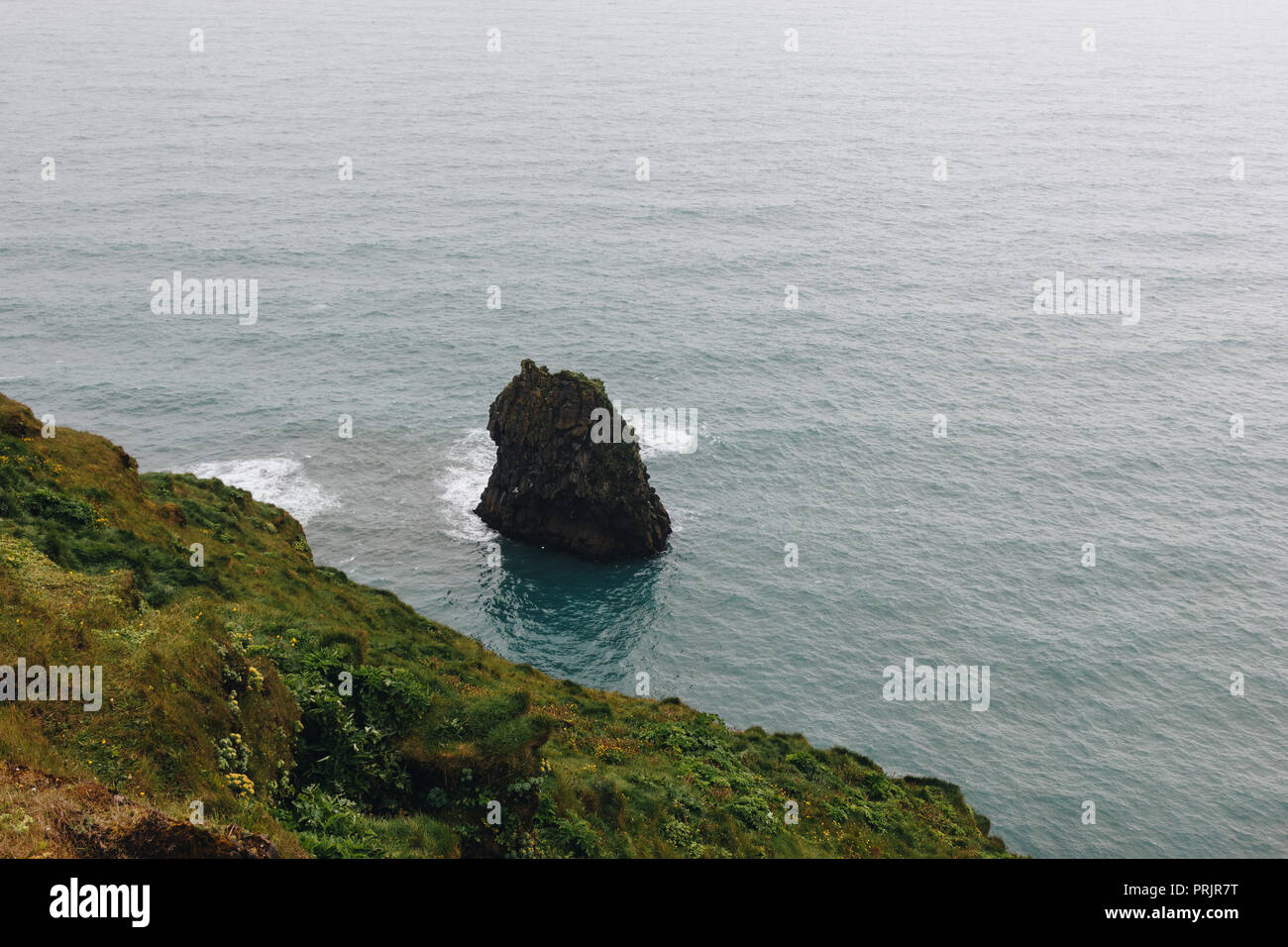 Cliff in the ocean hi-res stock photography and images - Alamy