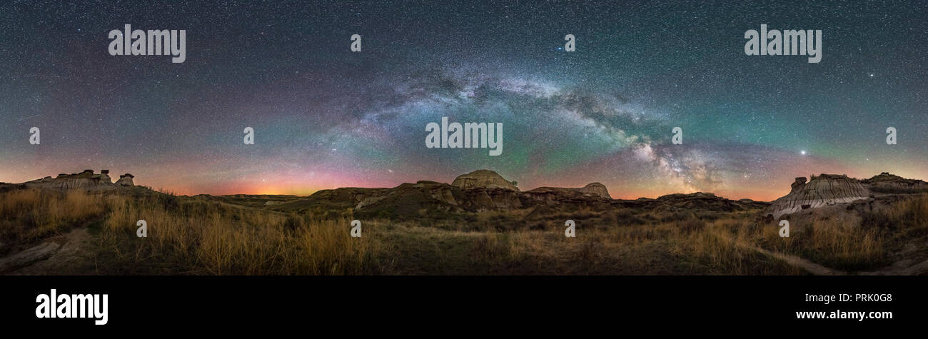 The arch of the northern spring Milky Way across the eastern sky, as ...