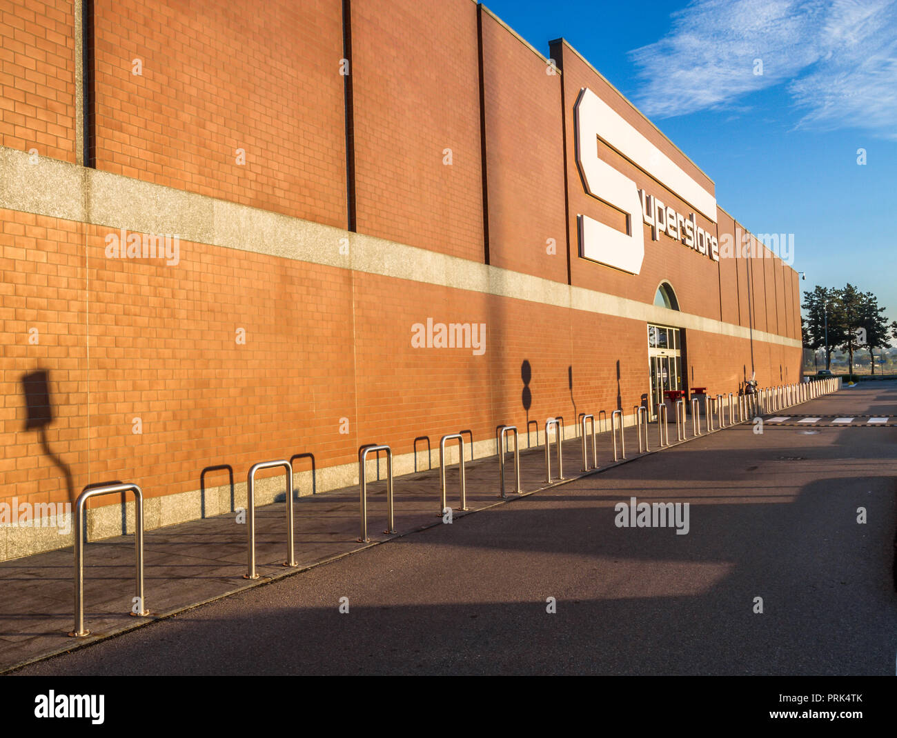 Esselunga milan hi-res stock photography and images - Alamy
