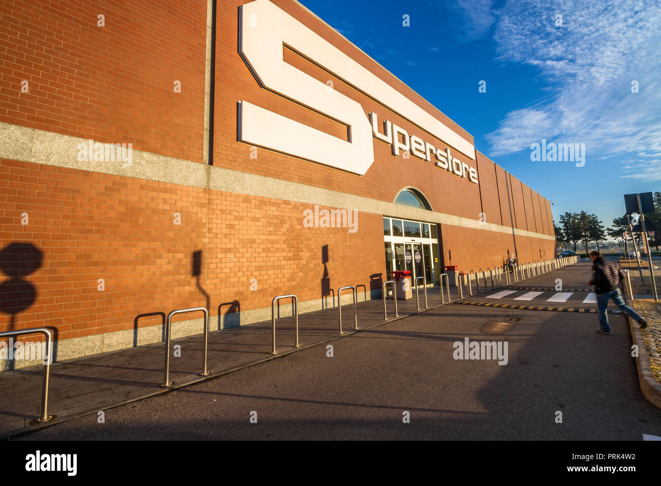 Esselunga milano hi-res stock photography and images - Alamy