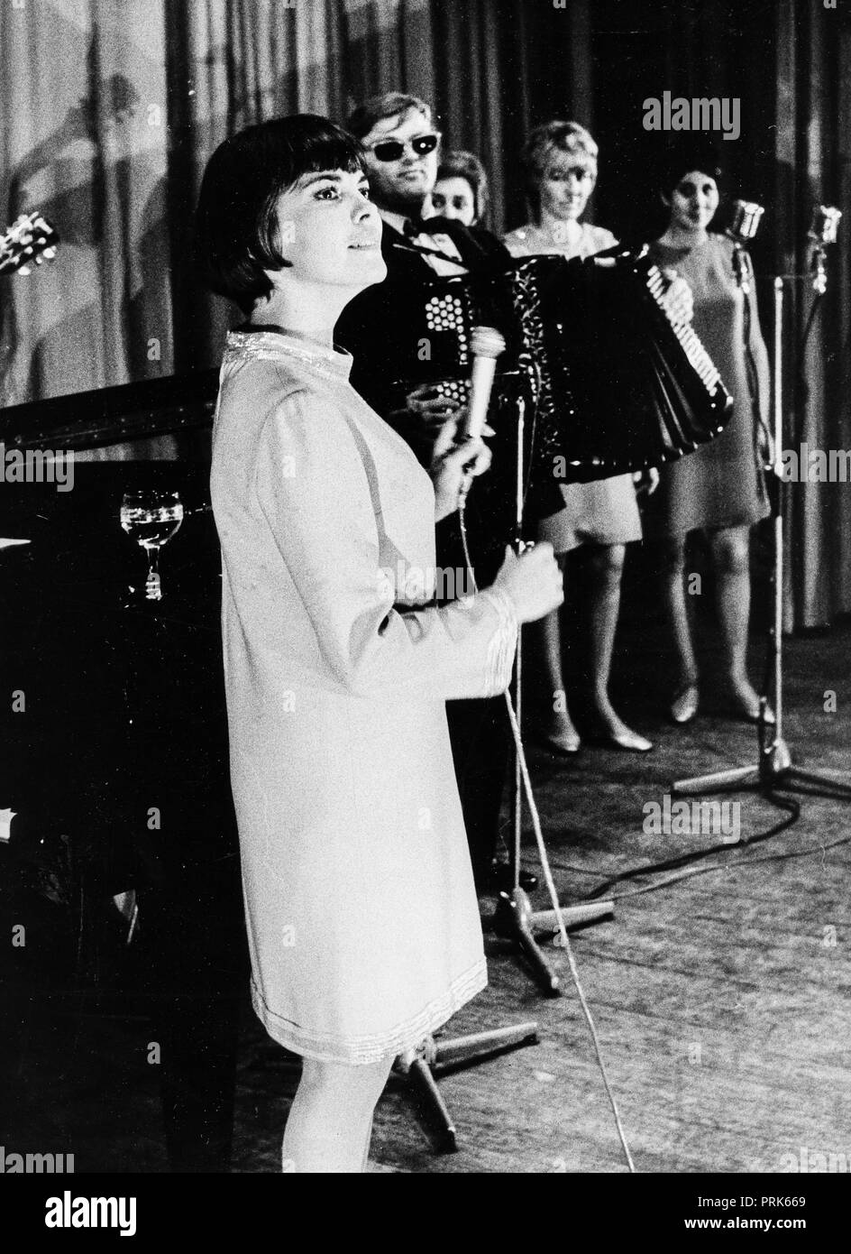 Mireille mathieu hi-res stock photography and images - Alamy