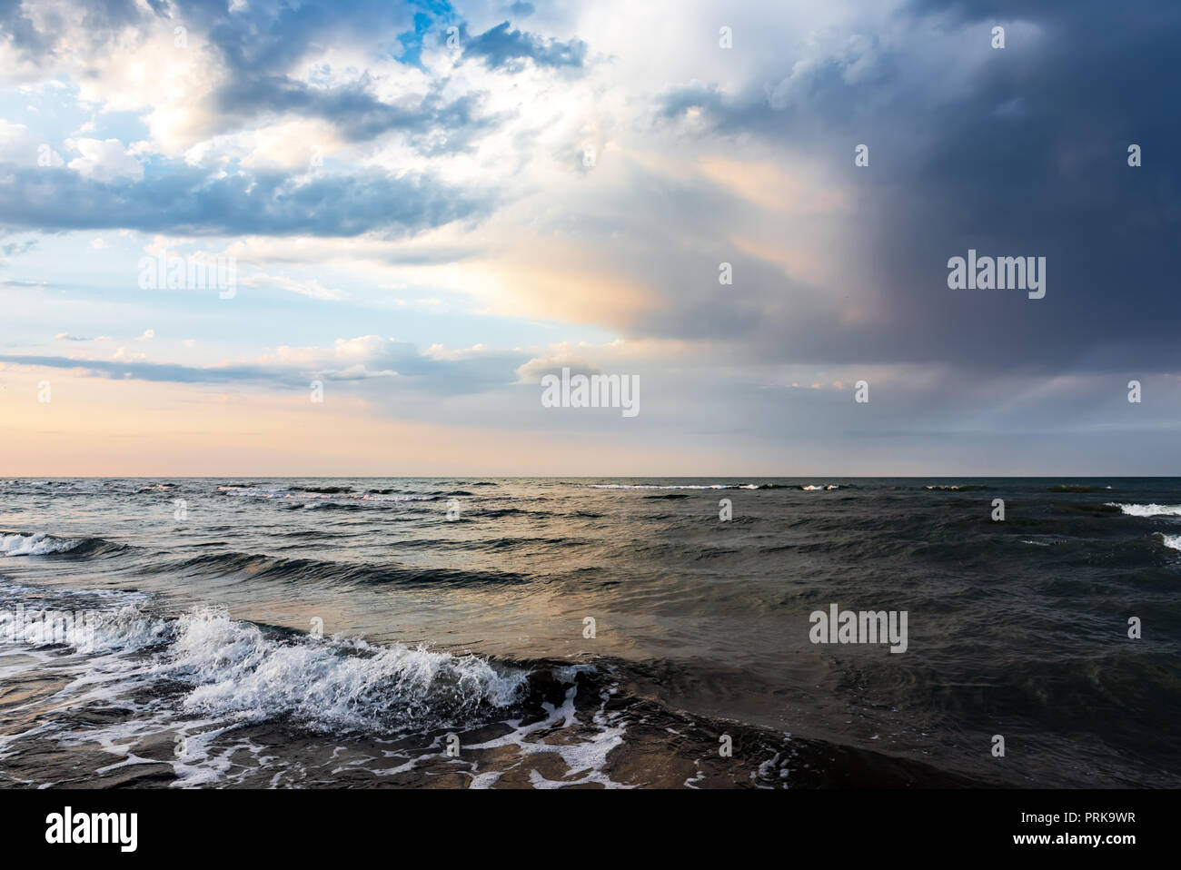 Beautiful atmospheric seascape waves hi-res stock photography and ...
