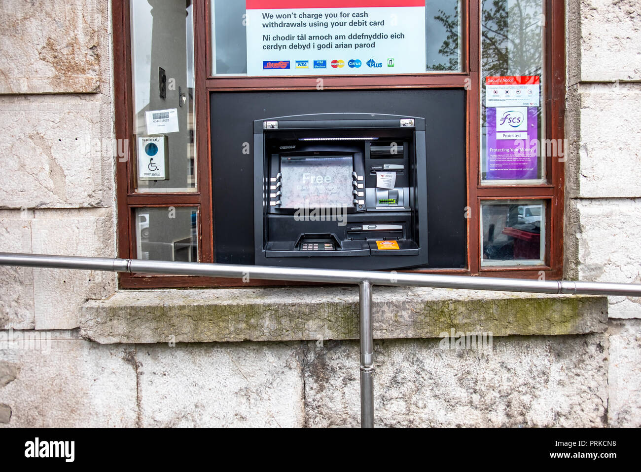 Hsbc teller hi-res stock photography and images - Alamy