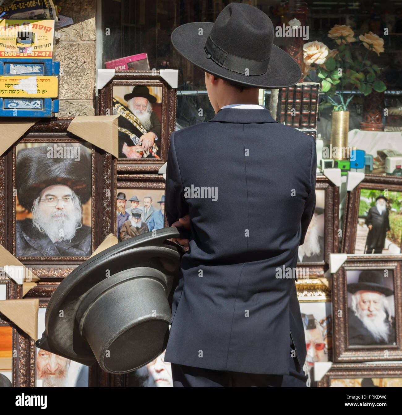 Oldest hat shop in the world hi-res stock photography and images - Alamy