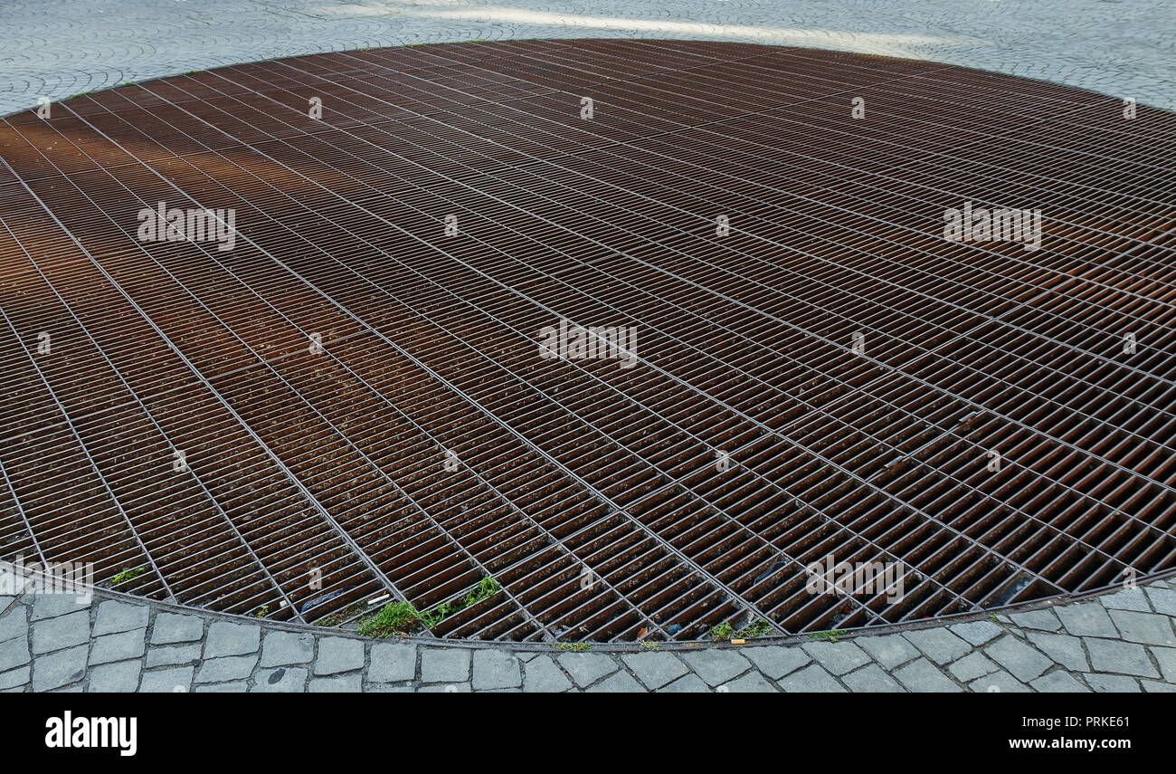 Sewer grid hi-res stock photography and images - Alamy