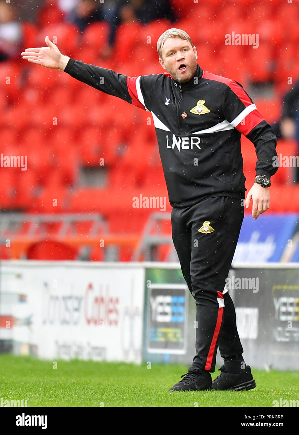 Luton town v doncaster rovers hi-res stock photography and images - Alamy