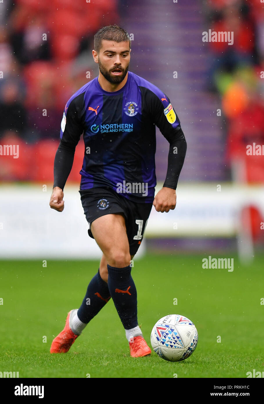 Luton Town's Elliot Lee Stock Photo - Alamy