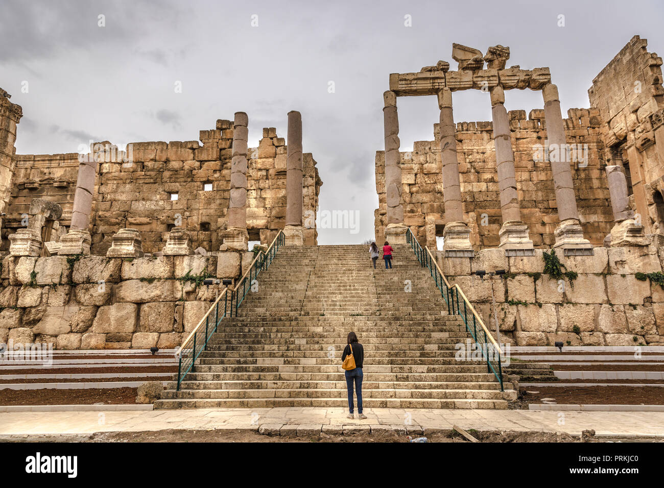 Tourists visiting the Rome ruins of Balbek in the interior of Lebanon ...