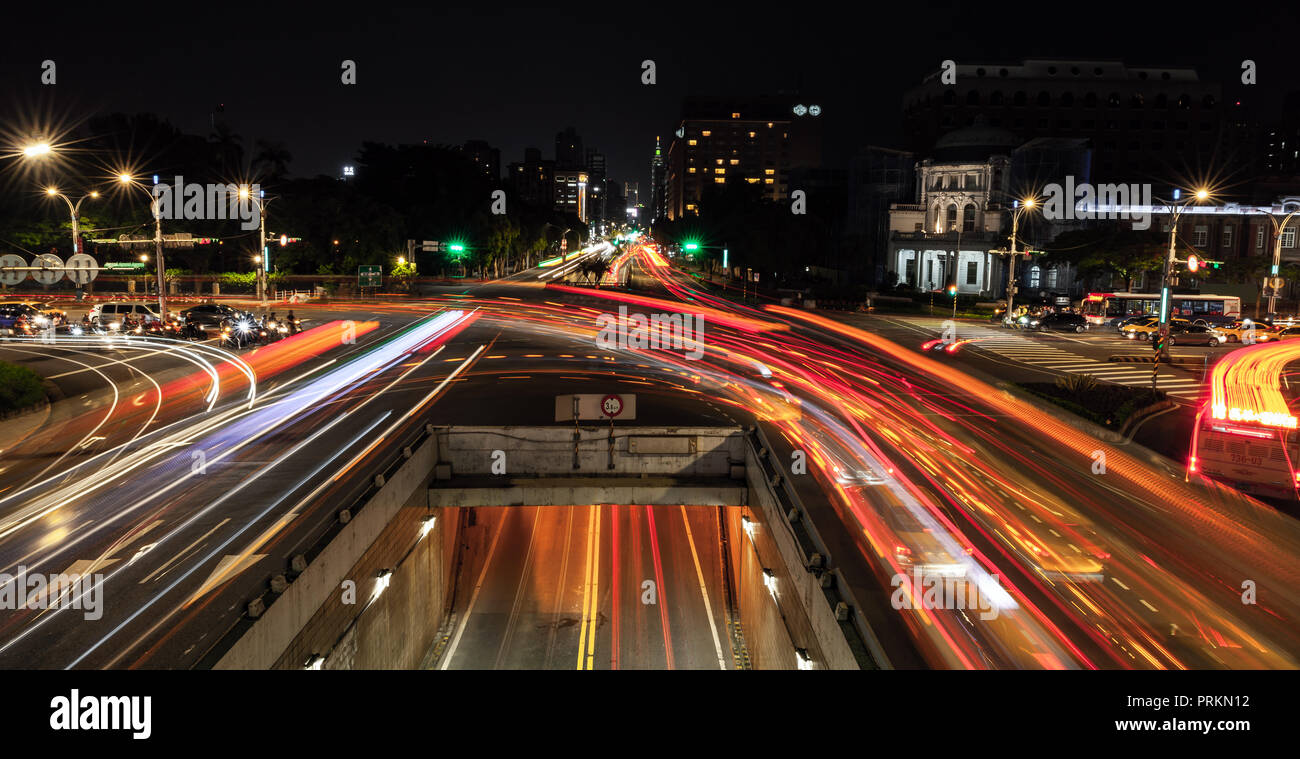 Long exposure city skyline hi-res stock photography and images - Alamy
