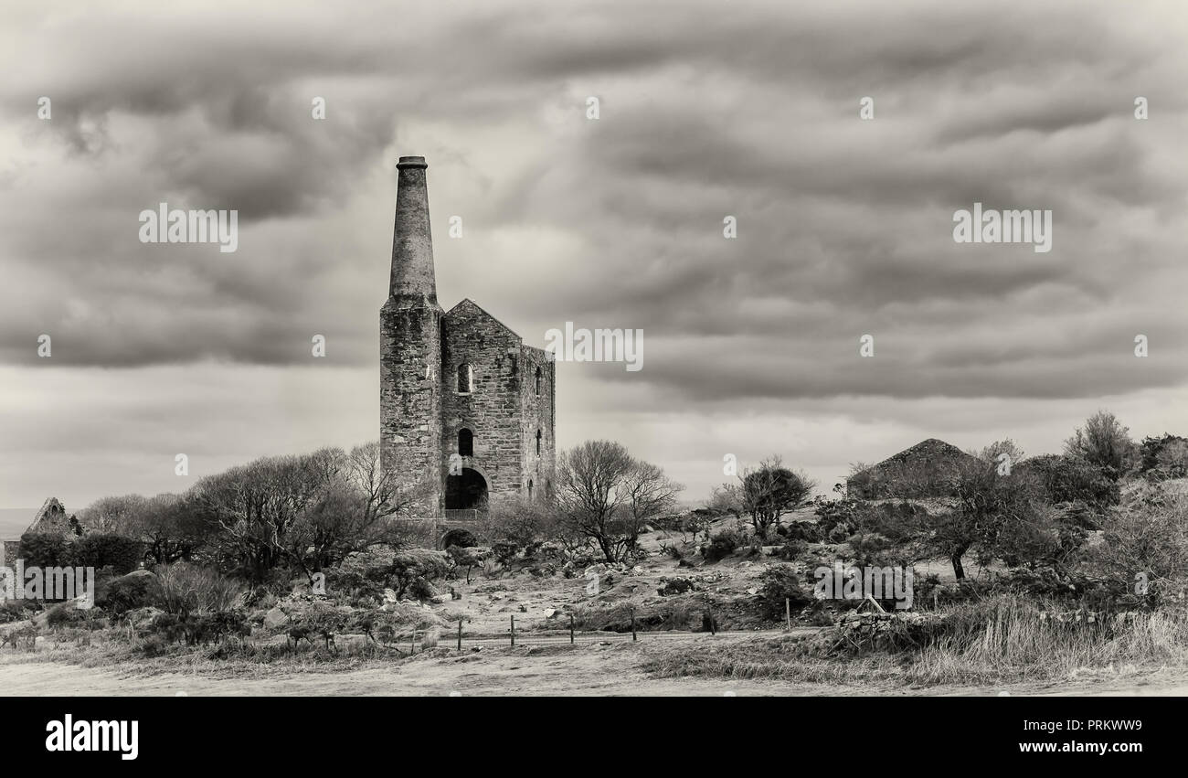 Cornish Engine House, Bodmin Moor, Cornwall Stock Photo - Alamy