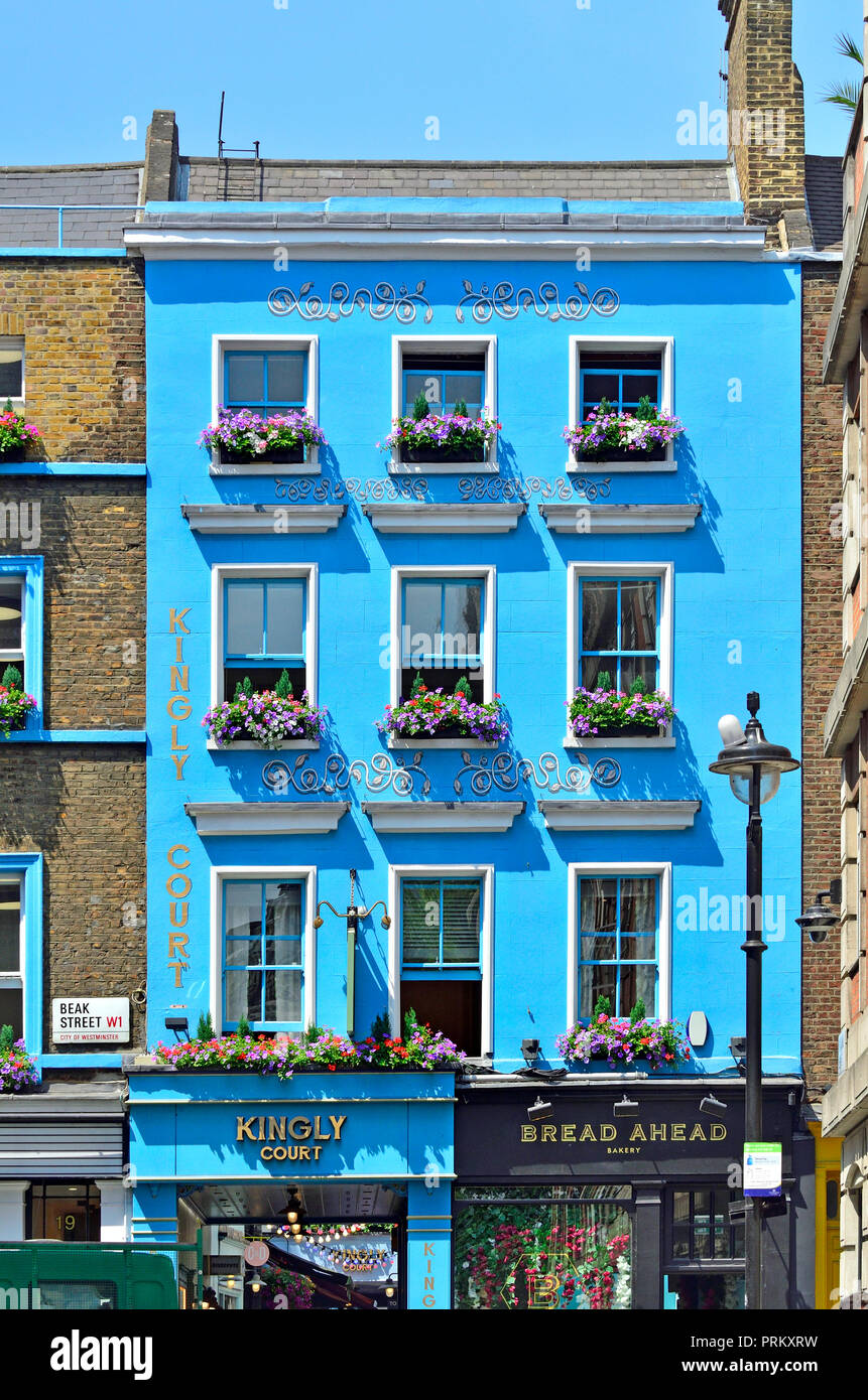Carnaby street kingly court hi-res stock photography and images - Alamy