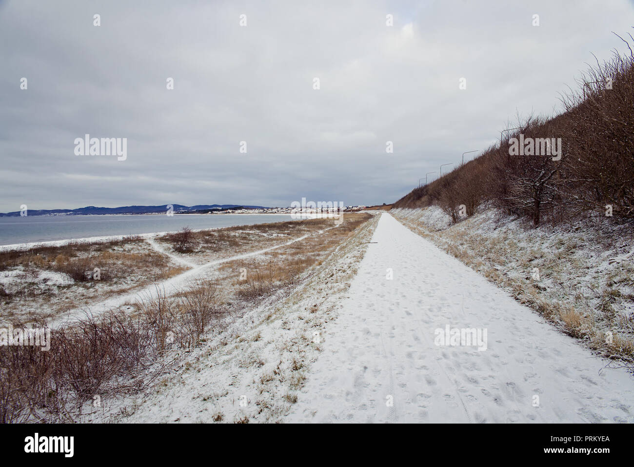 Road near the sea Stock Photo - Alamy