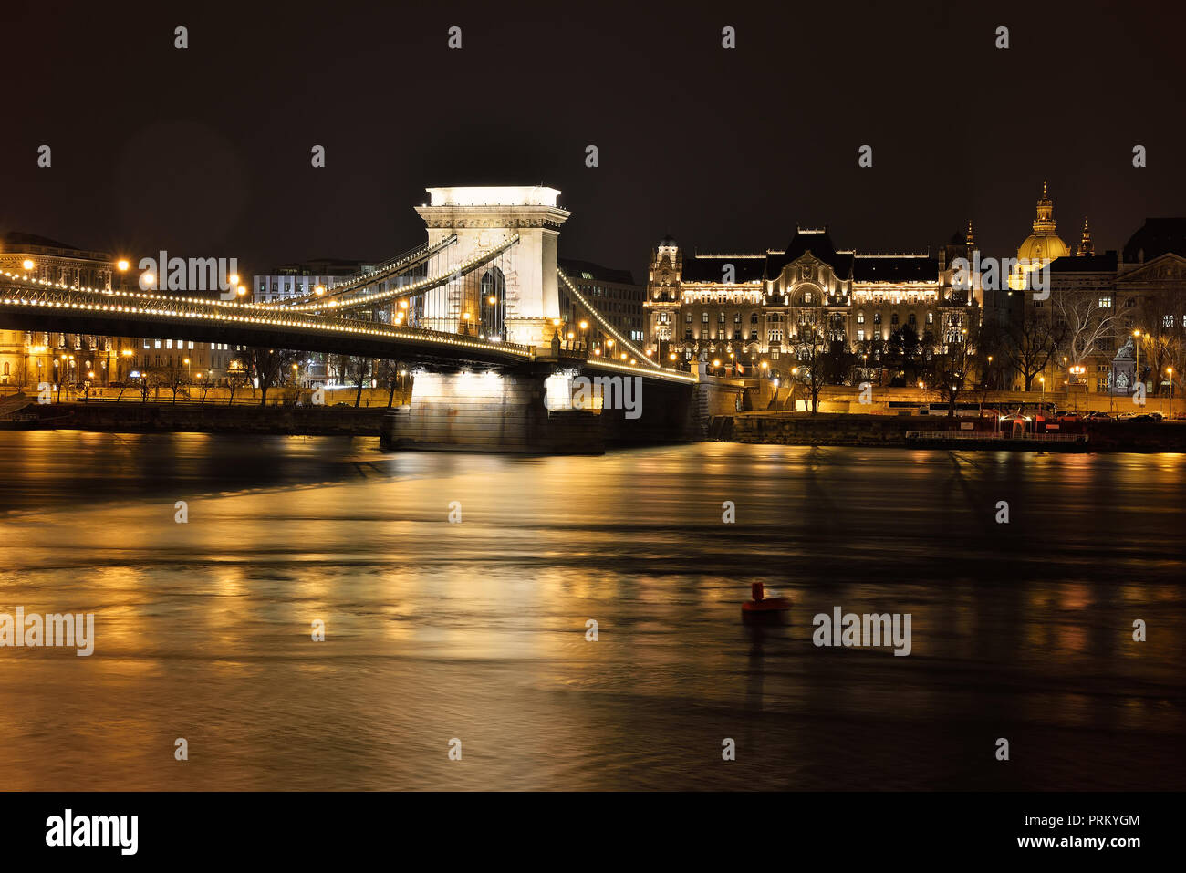Chain Bridge at night Stock Photo - Alamy