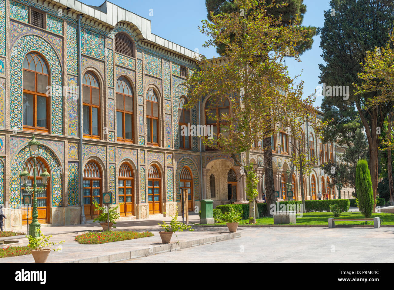 Wonderful Persian motifs in art and tiles in the Golestan dynasty ...