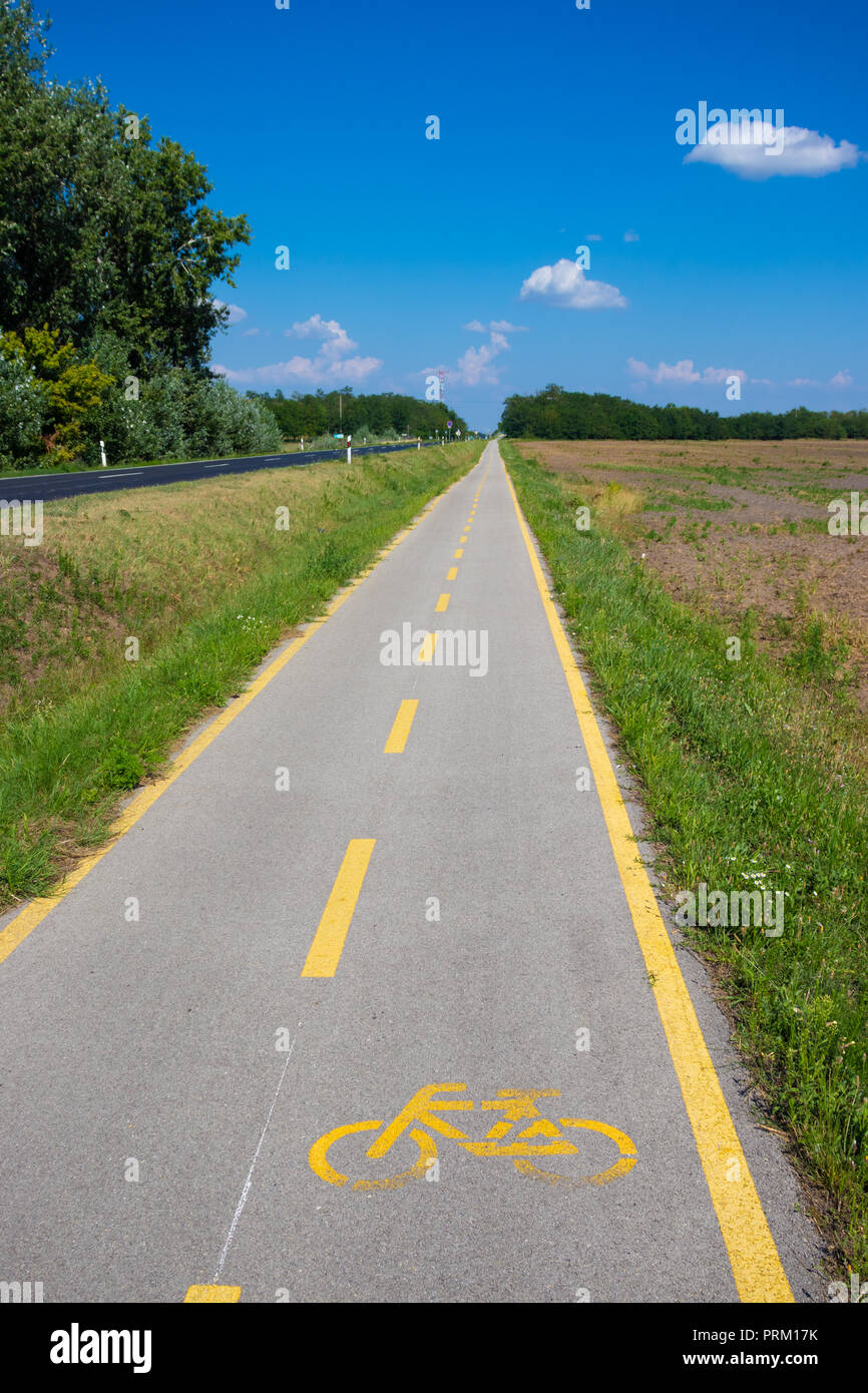 Leisure cycle hi-res stock photography and images - Alamy