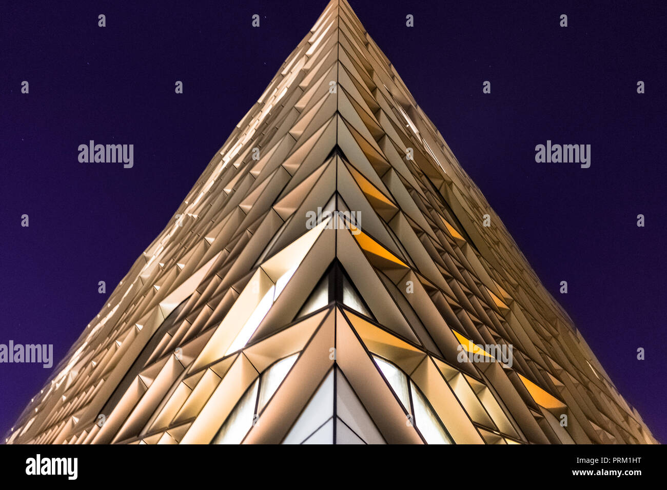 University sheffield diamond building hi-res stock photography and ...