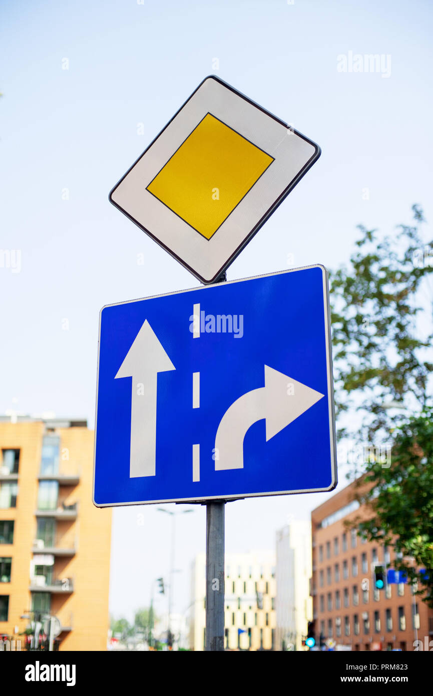 Priority road sign hi-res stock photography and images - Alamy