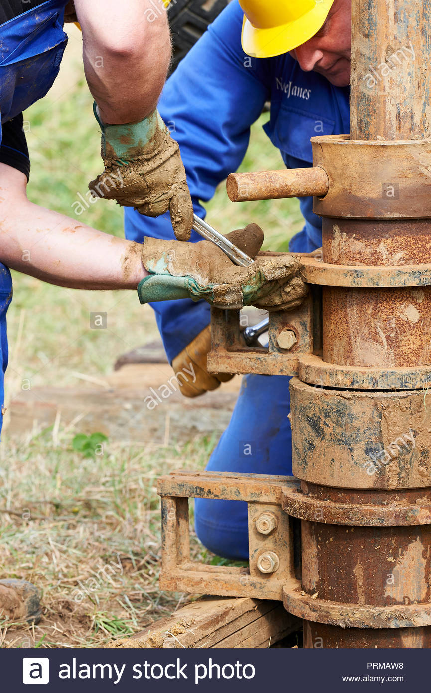 Drilling Engineers High Resolution Stock Photography and Images - Alamy