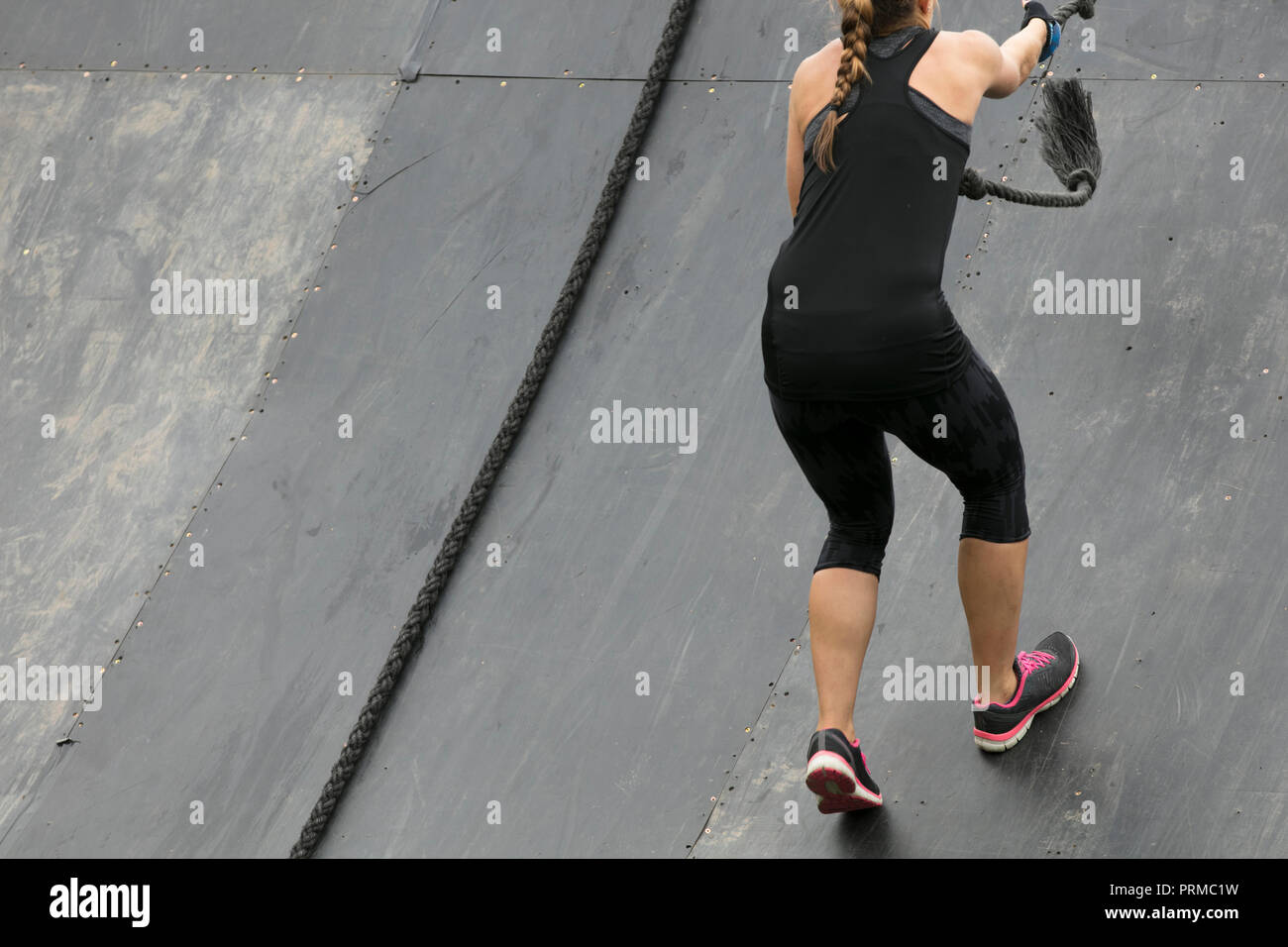 Obstacle course rope pull hi-res stock photography and images - Alamy