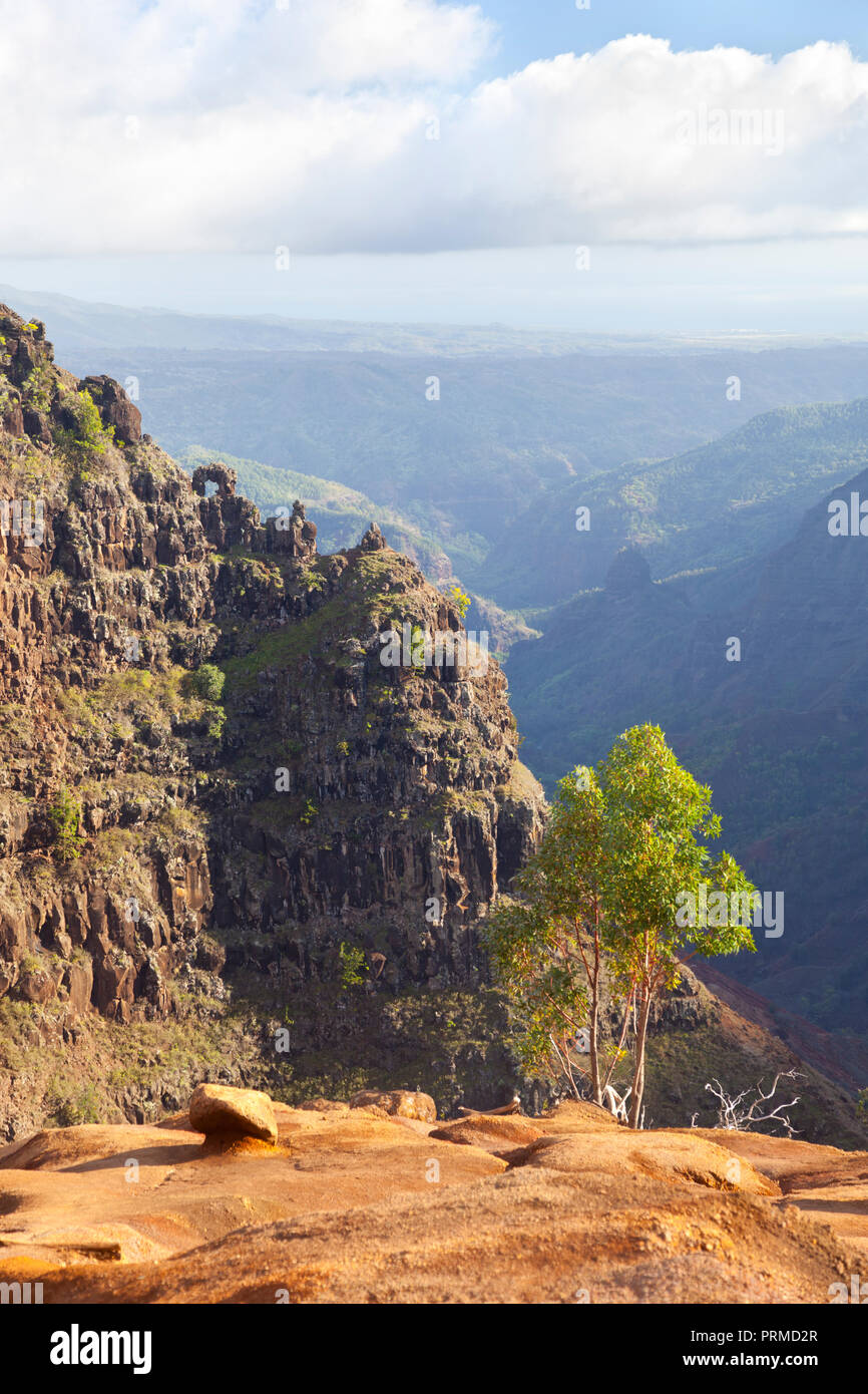 Deep arch hi-res stock photography and images - Alamy