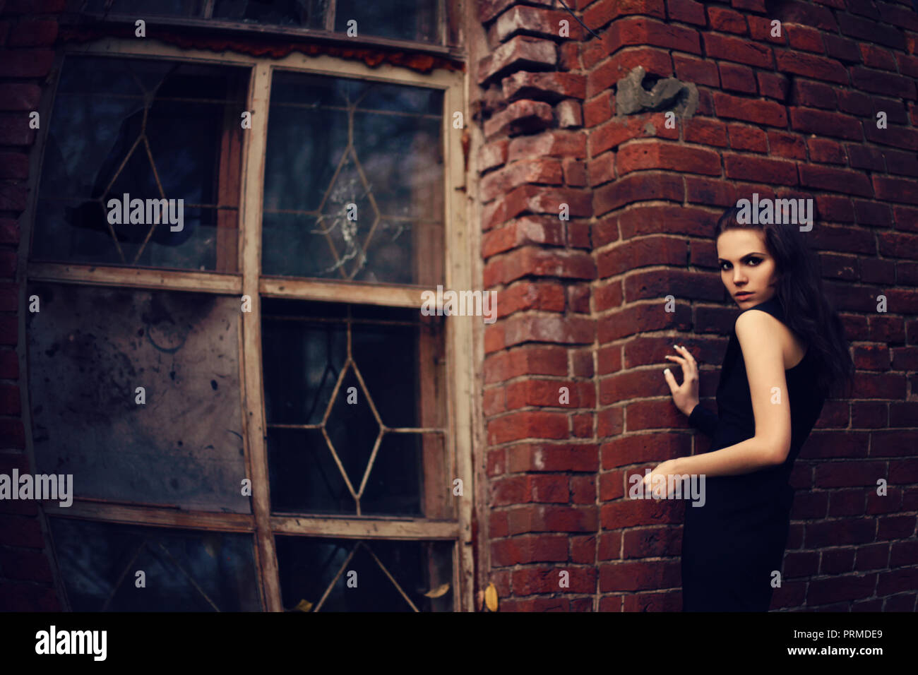 Destroyed building model hi-res stock photography and images - Alamy